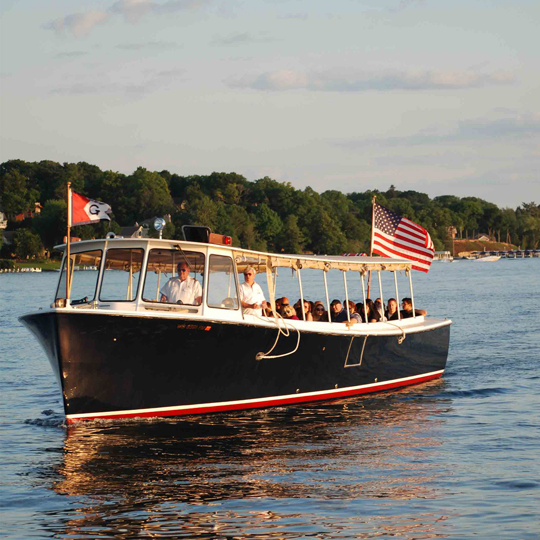 Public Tours | Cruise Lake Geneva